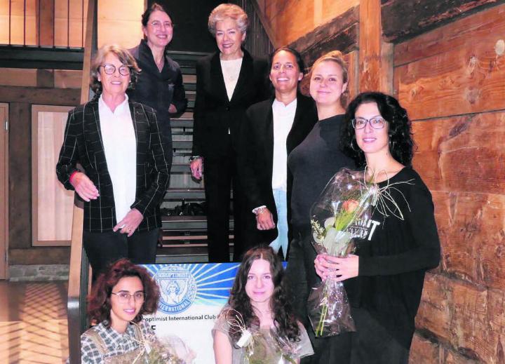 Jungmusikerinnen unterstützen