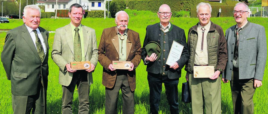 Wolf und Biber hinterlassen Spuren