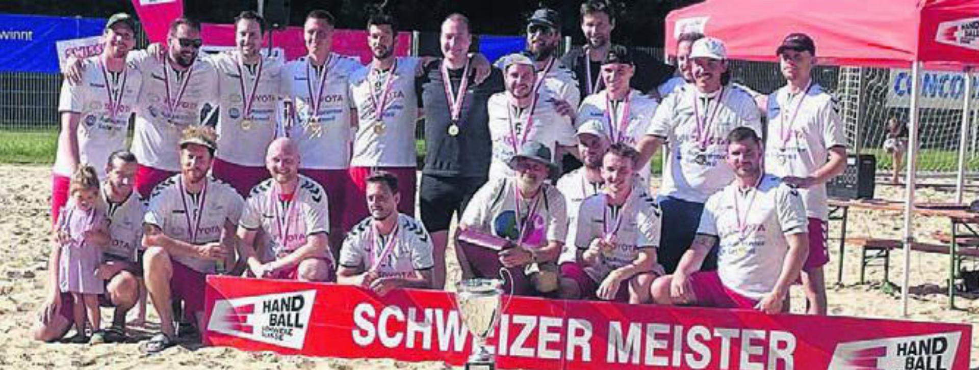 Der TV Zofingen mit den Freiämtern Andreas Stierli, Manuel Frey, Adrian Studerus und Tobias ...